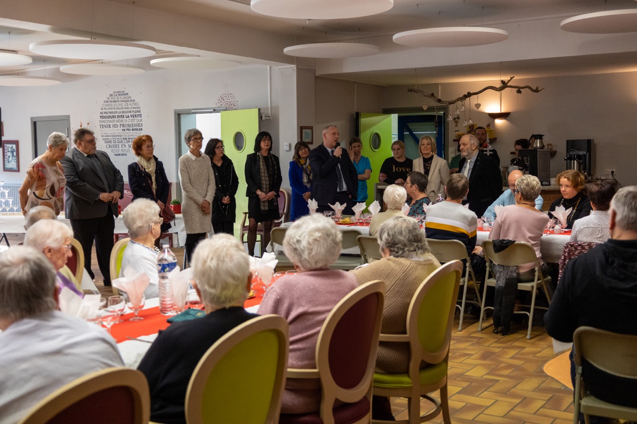 Repas de la nouvelle année à la Résidence Autonomie - Ville de Loos-en ...